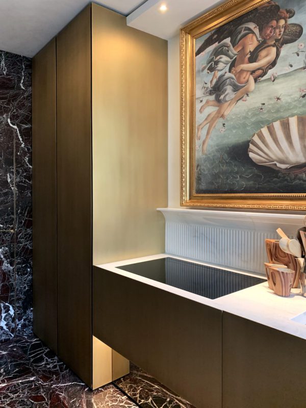 Smoked Mirror Kitchen in Milan | Minotti Cucine